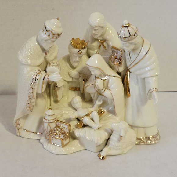 Lefton | Holiday | Vintage Lefton Ivorygold Nativity Scene Music Box ...